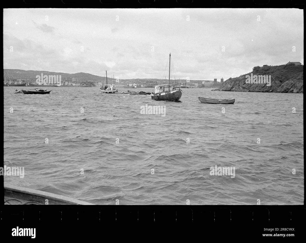 Current 31-8-1960: Sewage water is bathing water We throw ourselves ...