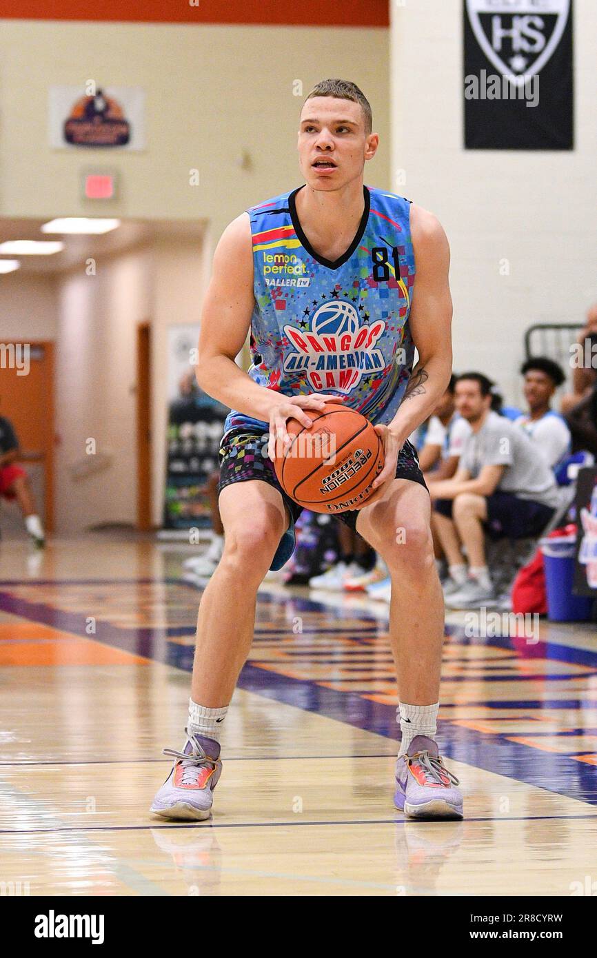 LAS VEGAS, NV - JUNE 05: Matt Hodge gets ready to shoot during the ...