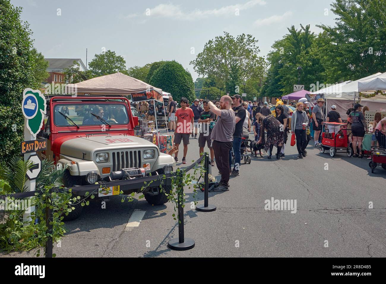 Jurassic Park replica vehicle at the Dover Comic Con, Dover, Delaware ...