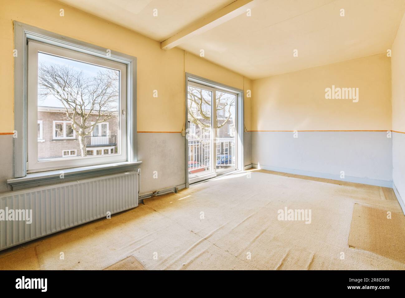 an empty room with no one in the house or place to be used as a living ...