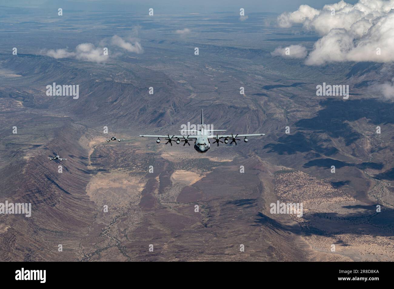 U.S. Marines assigned to Marine Medium Tiltrotor Squadron 364 (VMM-364 ...