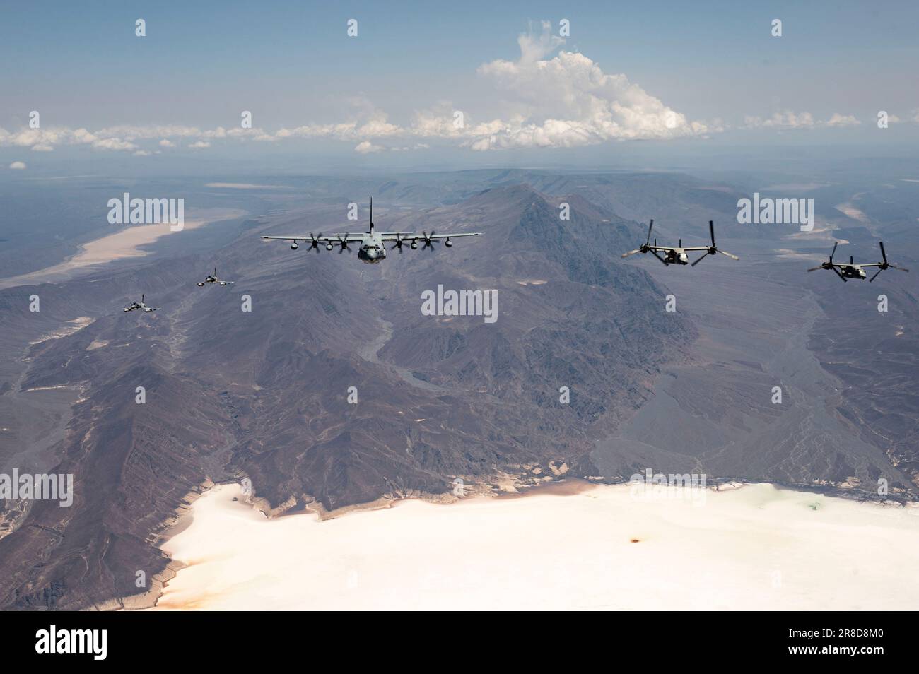 U.S. Marines assigned to Marine Medium Tiltrotor Squadron 364 (VMM-364 ...