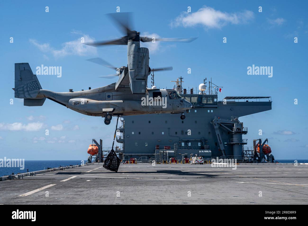 U.S. Marines assigned to Marine Medium Tiltrotor Squadron 364 (REIN ...