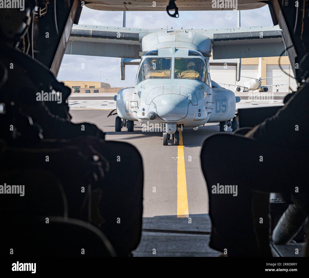U.S. Marines assigned to Marine Medium Tiltrotor Squadron 364 (REIN ...