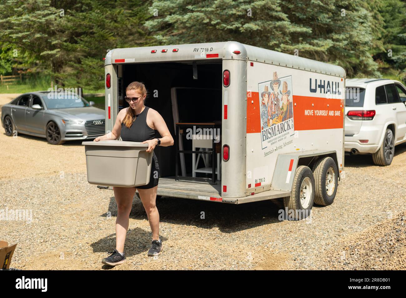 U haul loading hi-res stock photography and images - Alamy