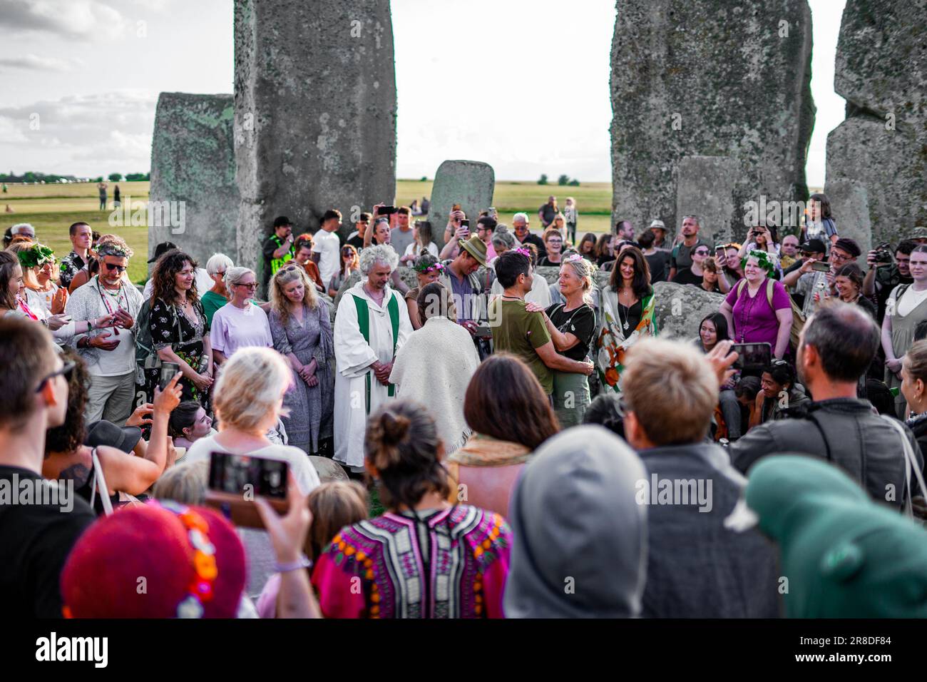 Equinox celebrations at stonehenge hi-res stock photography and images ...