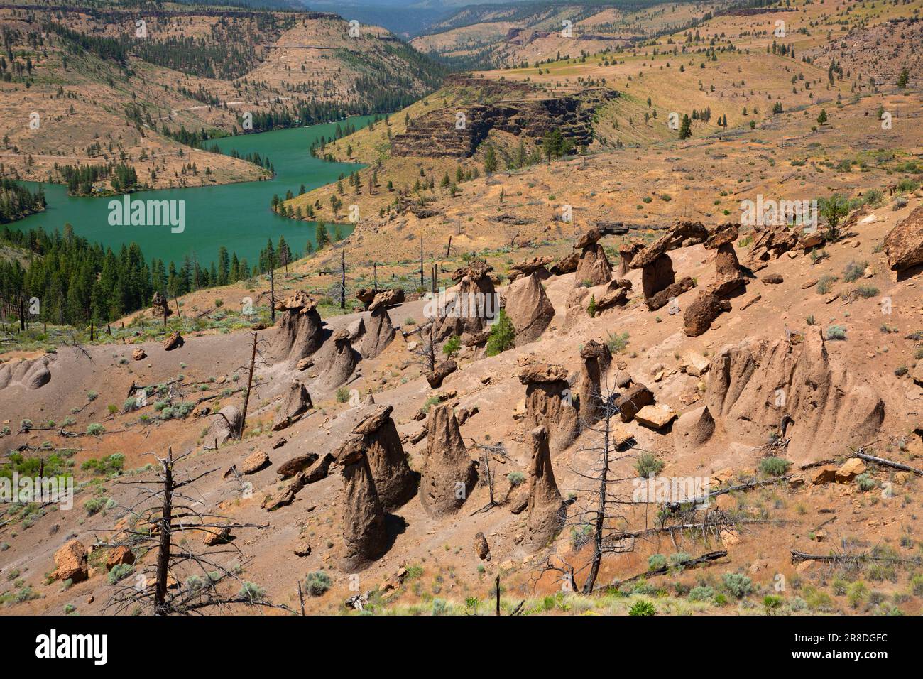 Balancing Rocks with Lake Billy Chinook, Deschutes National Forest ...