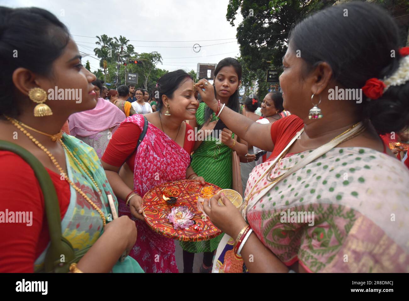 Kolkata, West Bengal, India. 20th June, 2023. Thousands of Hindu ...