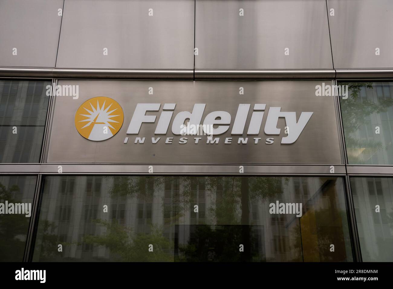 Fidelity manage investments logo hi-res stock photography and images ...