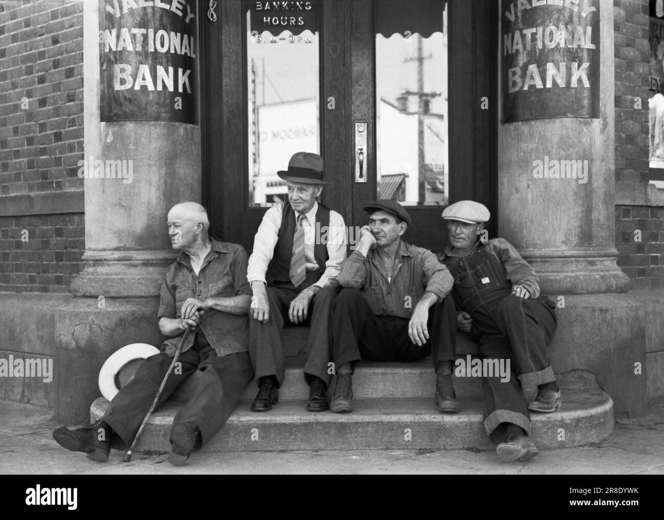 Milton, Washington: 1941 Men sitting on the steps of the Valley ...