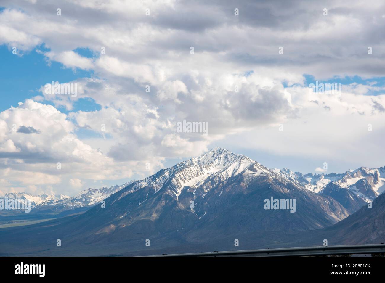 Sherwin Grade provides expansive views of the Eastern SIerra and Owens ...