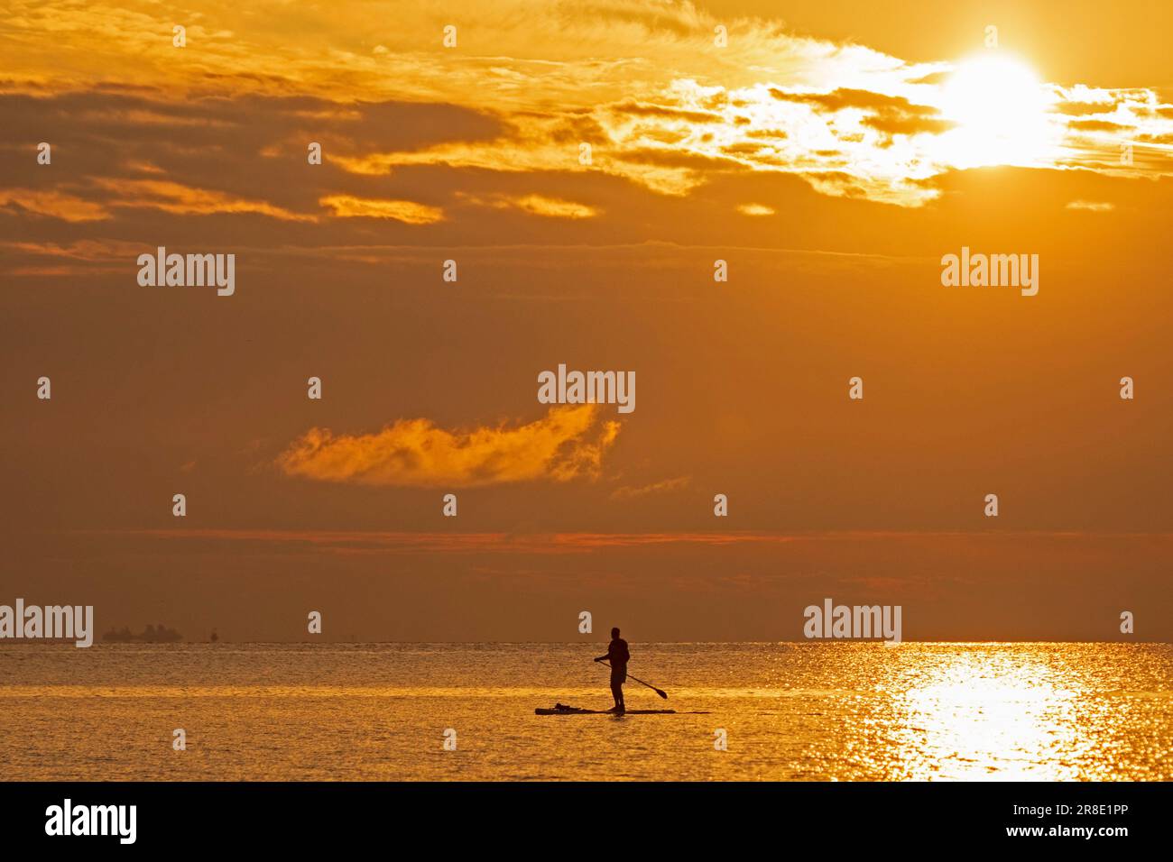 Portobello, Edinburgh, Scotland, UK. 21 June 2023. Slow sunrise for the ...
