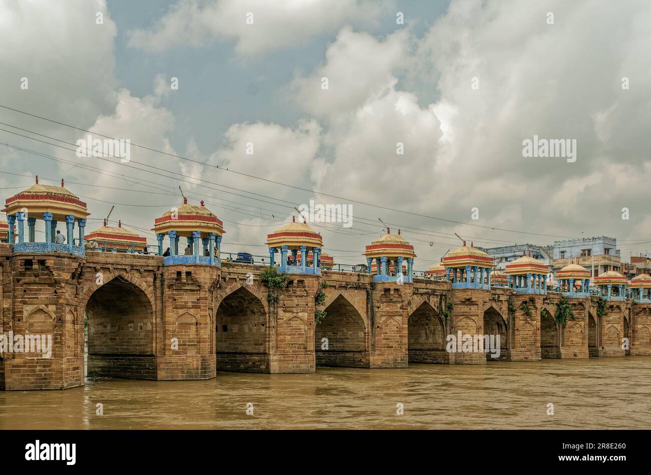 03-oct-2005 Shahi Bridge or Munim Khan's Bridge or Akbari Bridge Afghan ...