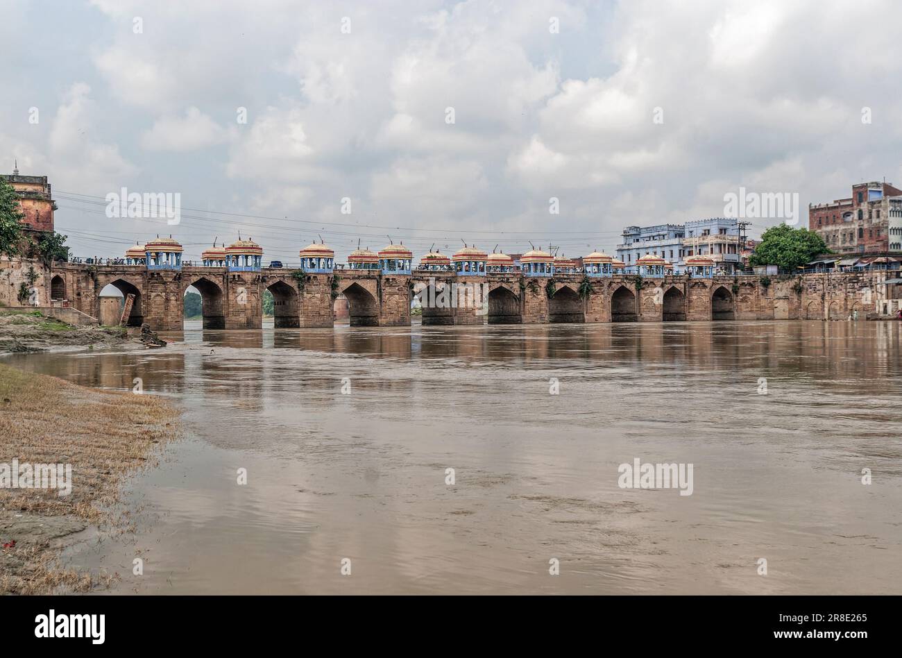 Shahi bridge hi-res stock photography and images - Alamy