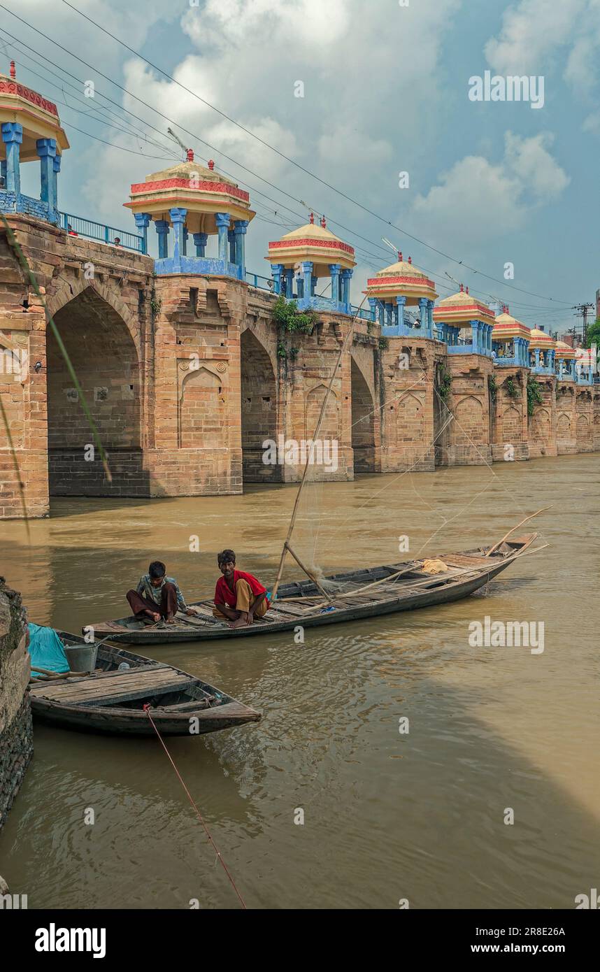 03-oct-2005 Shahi Bridge or Munim Khan's Bridge or Akbari Bridge Afghan ...