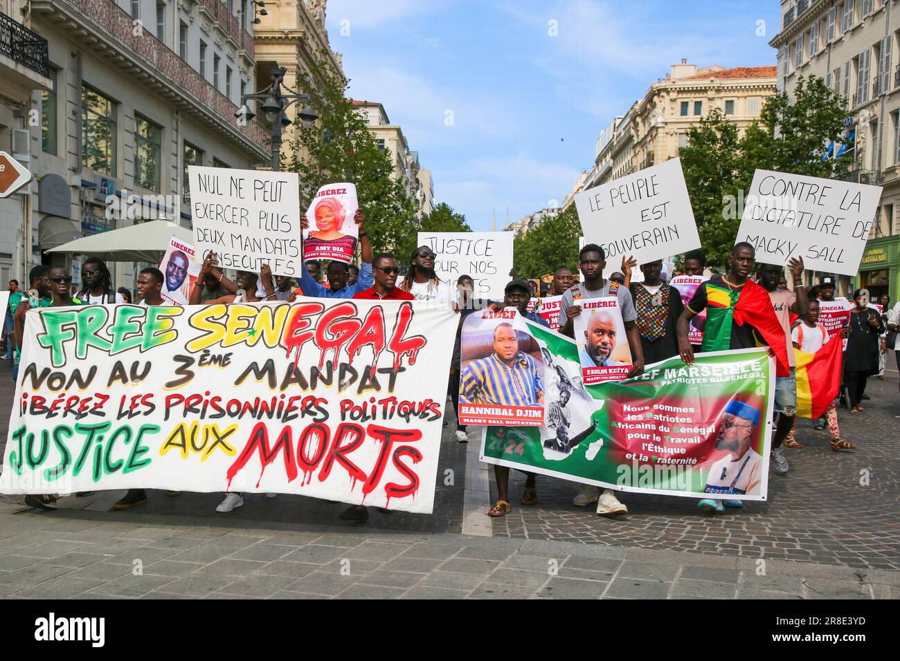 African patriots of senegal party for work hi-res stock photography and ...