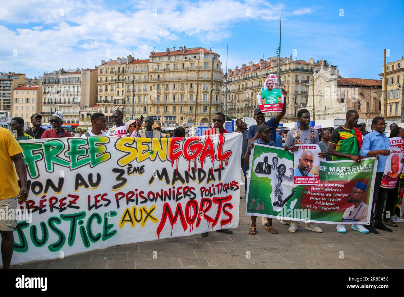 African patriots of senegal party for work hi-res stock photography and ...