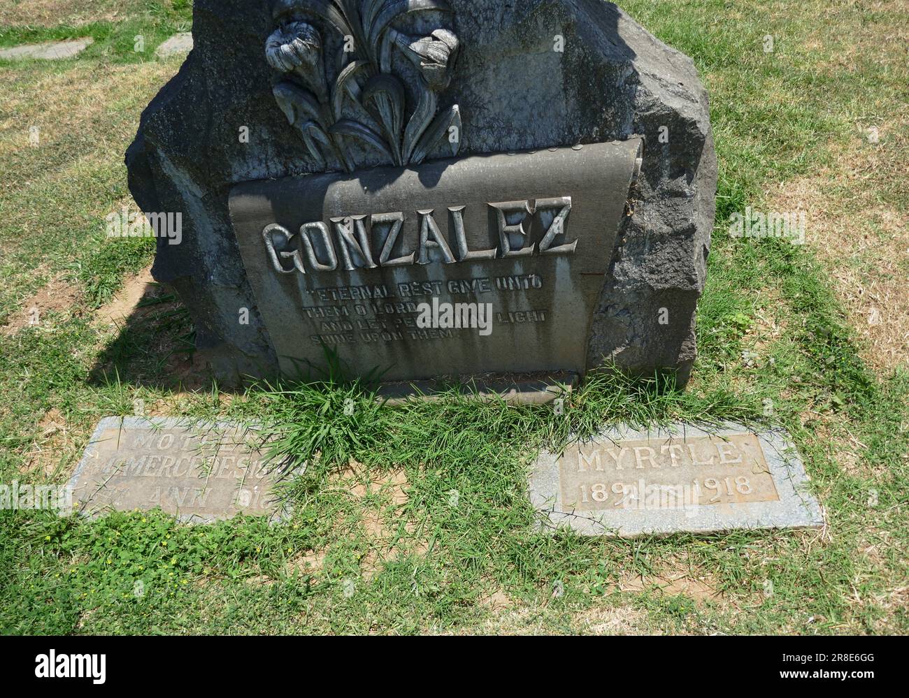 Los Angeles, California, USA 20th June 2023 Actress Myrtle Gonzalez Grave at Calvary Cemetery on ...