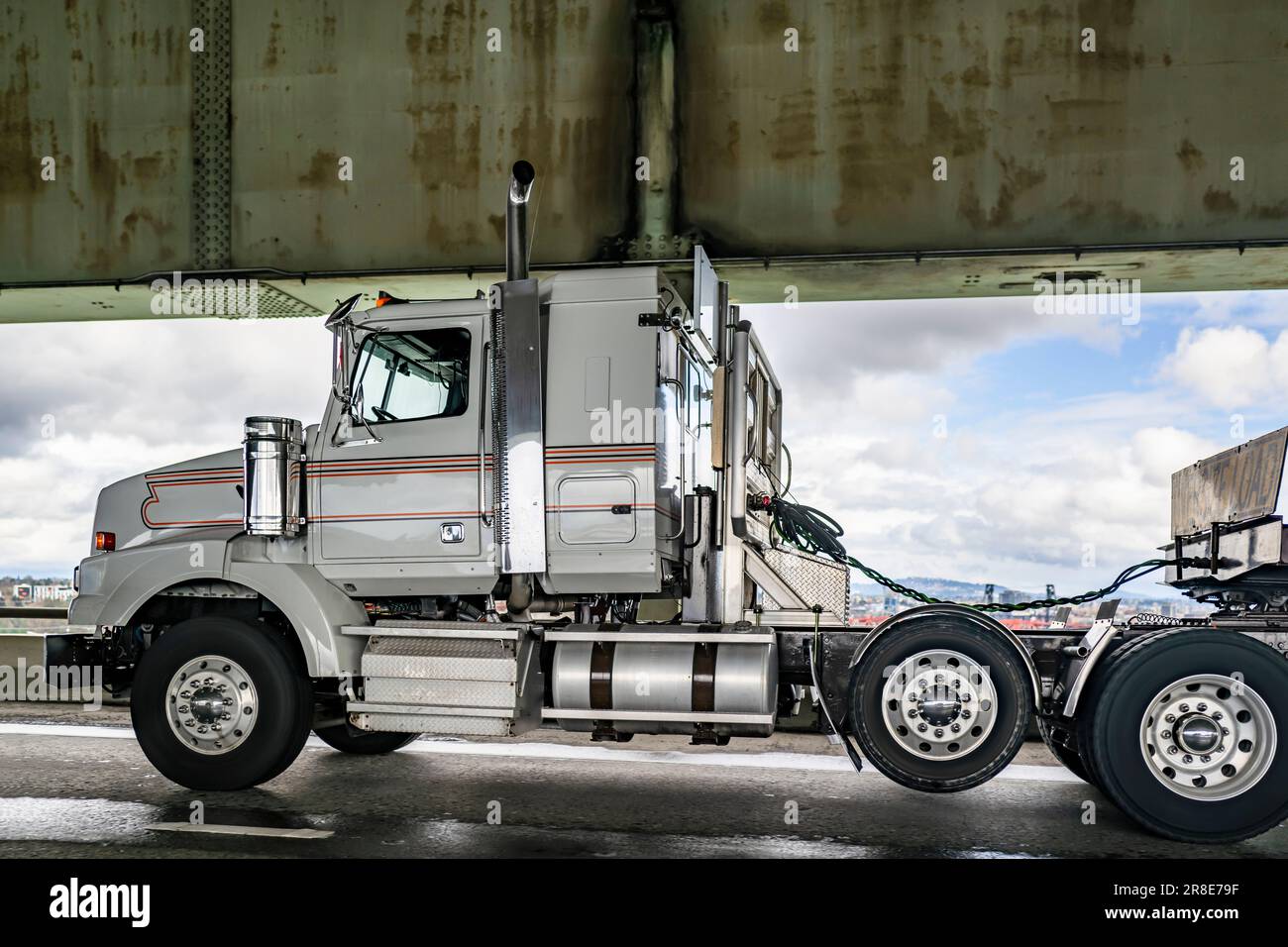 Industrial white powerful big rig bonnet semi truck tractor ...