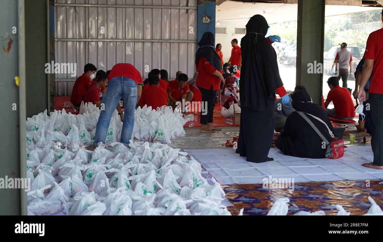 the process of cutting the sacrificial meat for each part Stock Photo ...