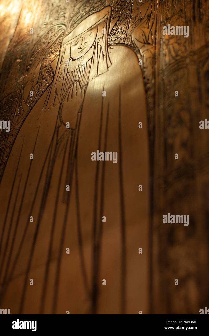 Monumental brass hi-res stock photography and images - Alamy