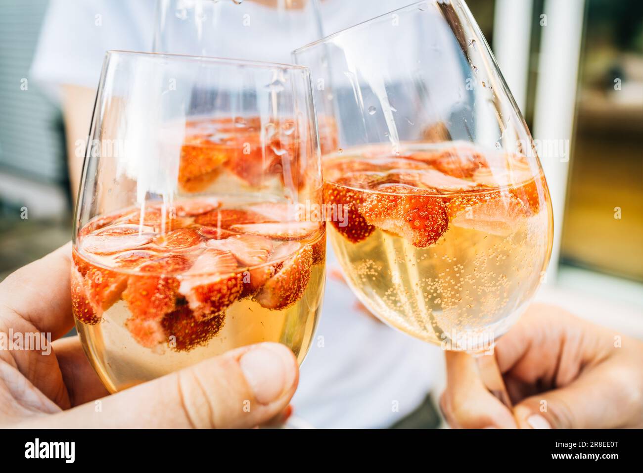 Summer strawberry wine cocktail, toasting with refreshing drinks Stock ...
