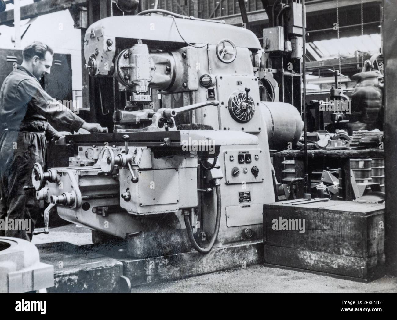 1950s construction hi-res stock photography and images - Alamy