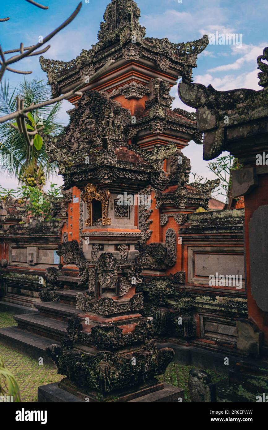 Entrance steps in balinese traditional temple. Indonesian architecture ...