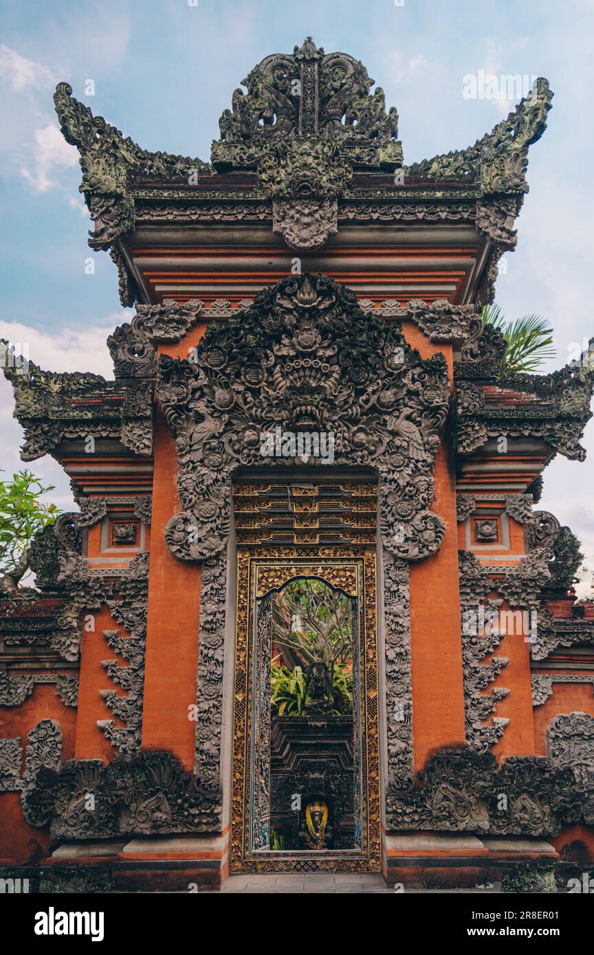Entrance steps in balinese traditional temple. Indonesian architecture ...