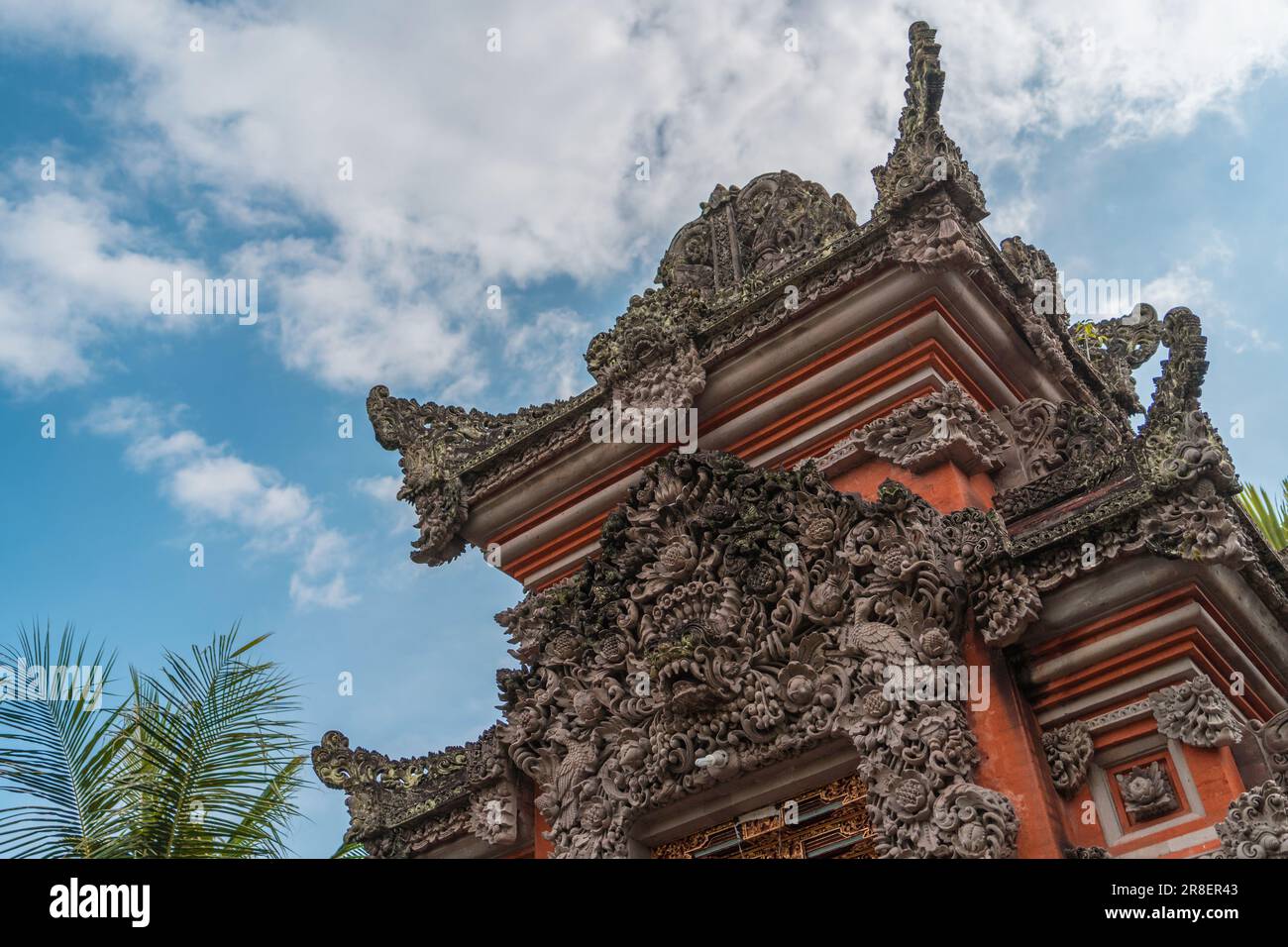 Entrance steps in balinese traditional temple. Indonesian architecture ...