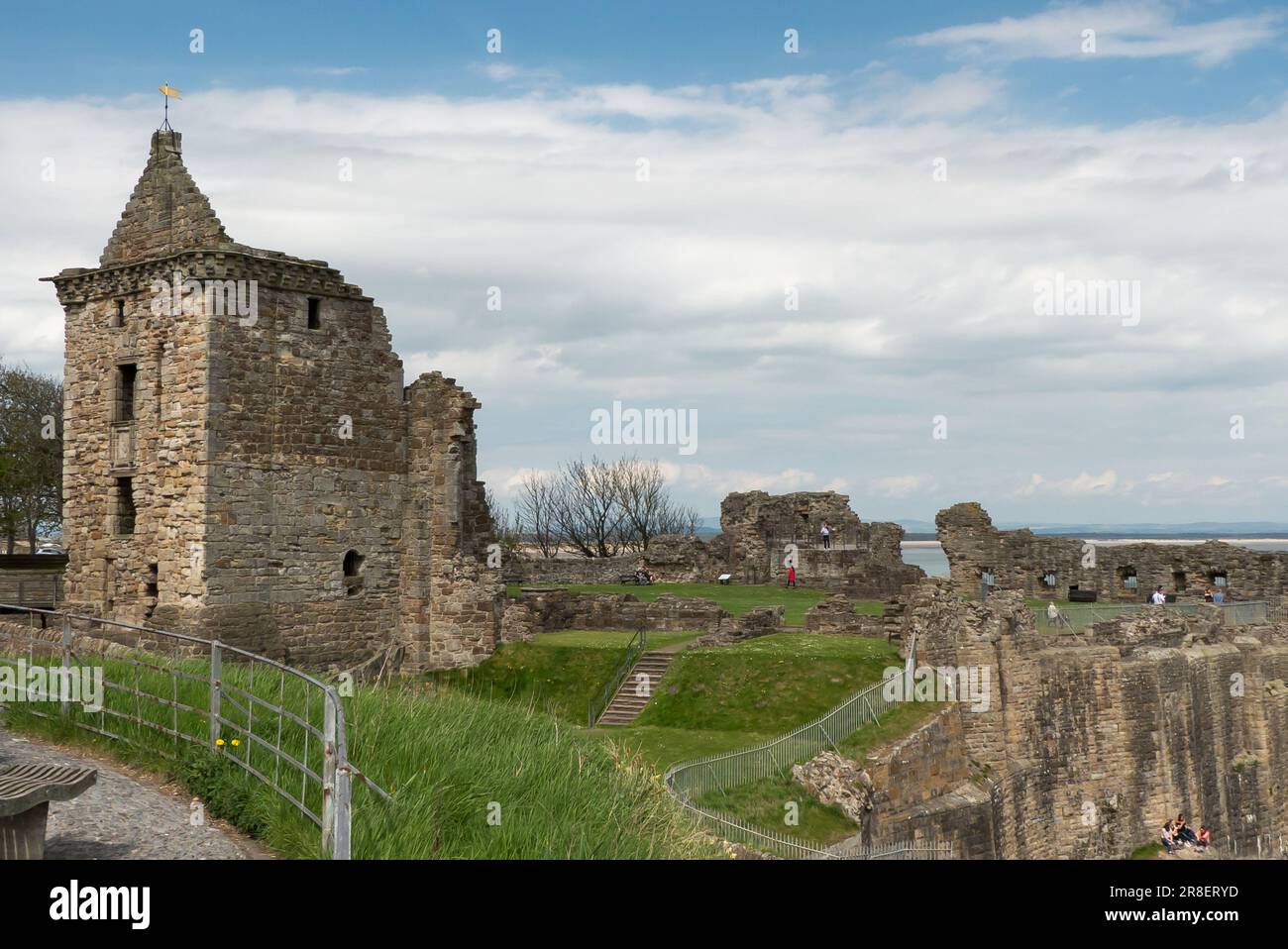 Fife in Scotland: St Andrews Castle Stock Photo - Alamy