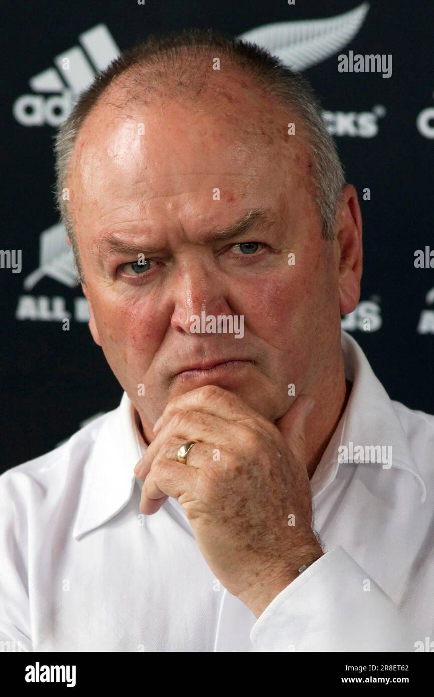 New Zealand's rugby head coach Graham Henry announces that he is ...