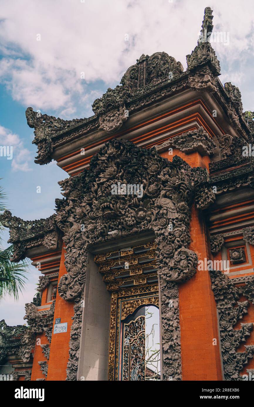 Entrance steps in balinese traditional temple. Indonesian architecture ...