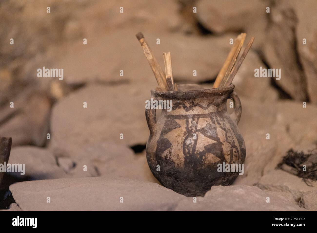 Cementerio de Chullpas / Cueva de las Momias: Cave with mummies near ...