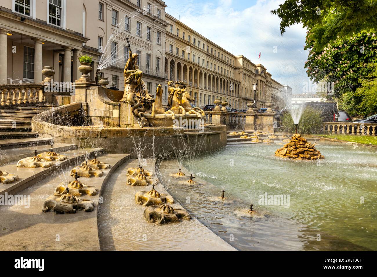Uk gloucestershire cheltenham promenade hi-res stock photography and ...