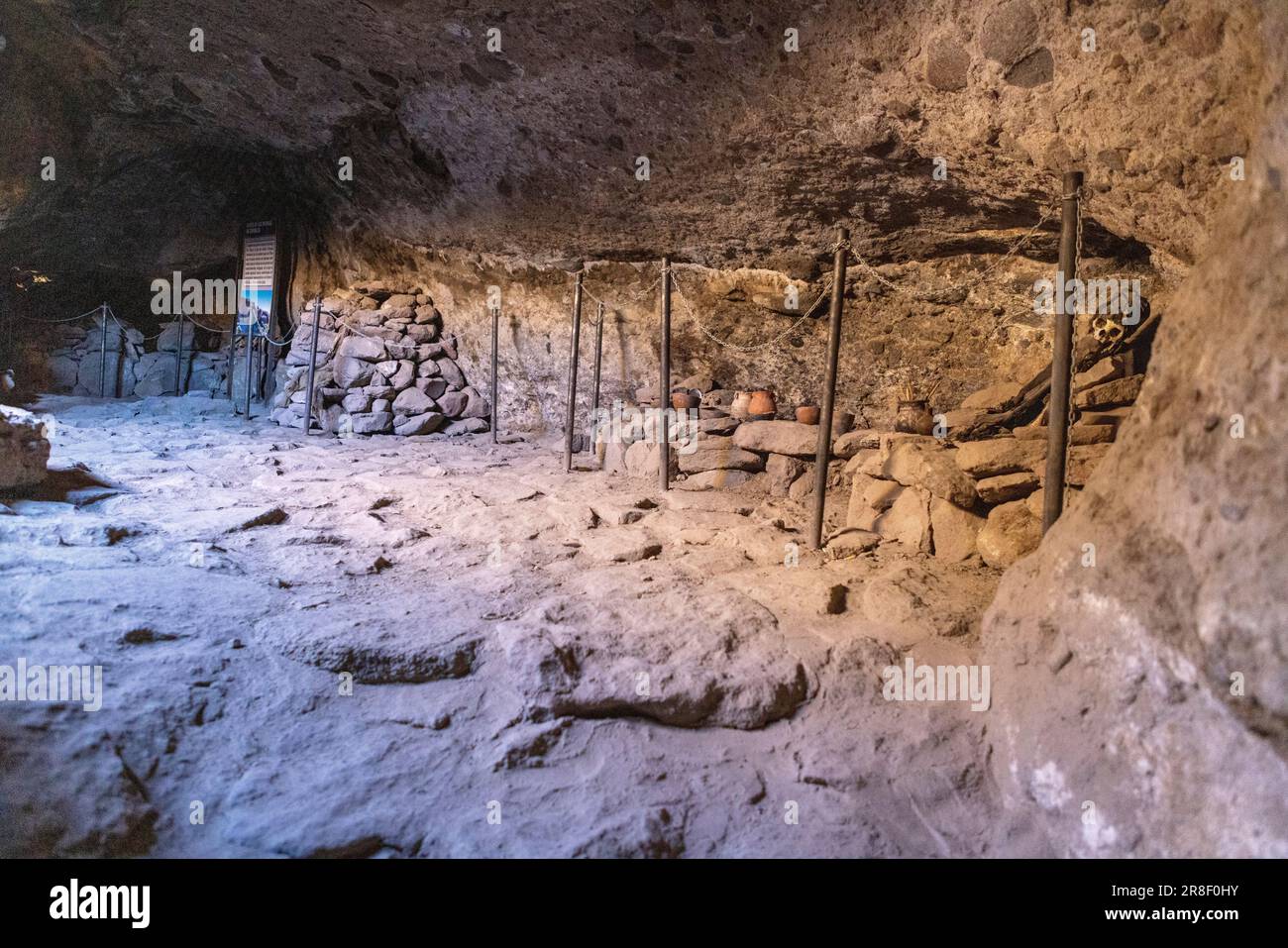 Cementerio de Chullpas / Cueva de las Momias: Cave with mummies near ...