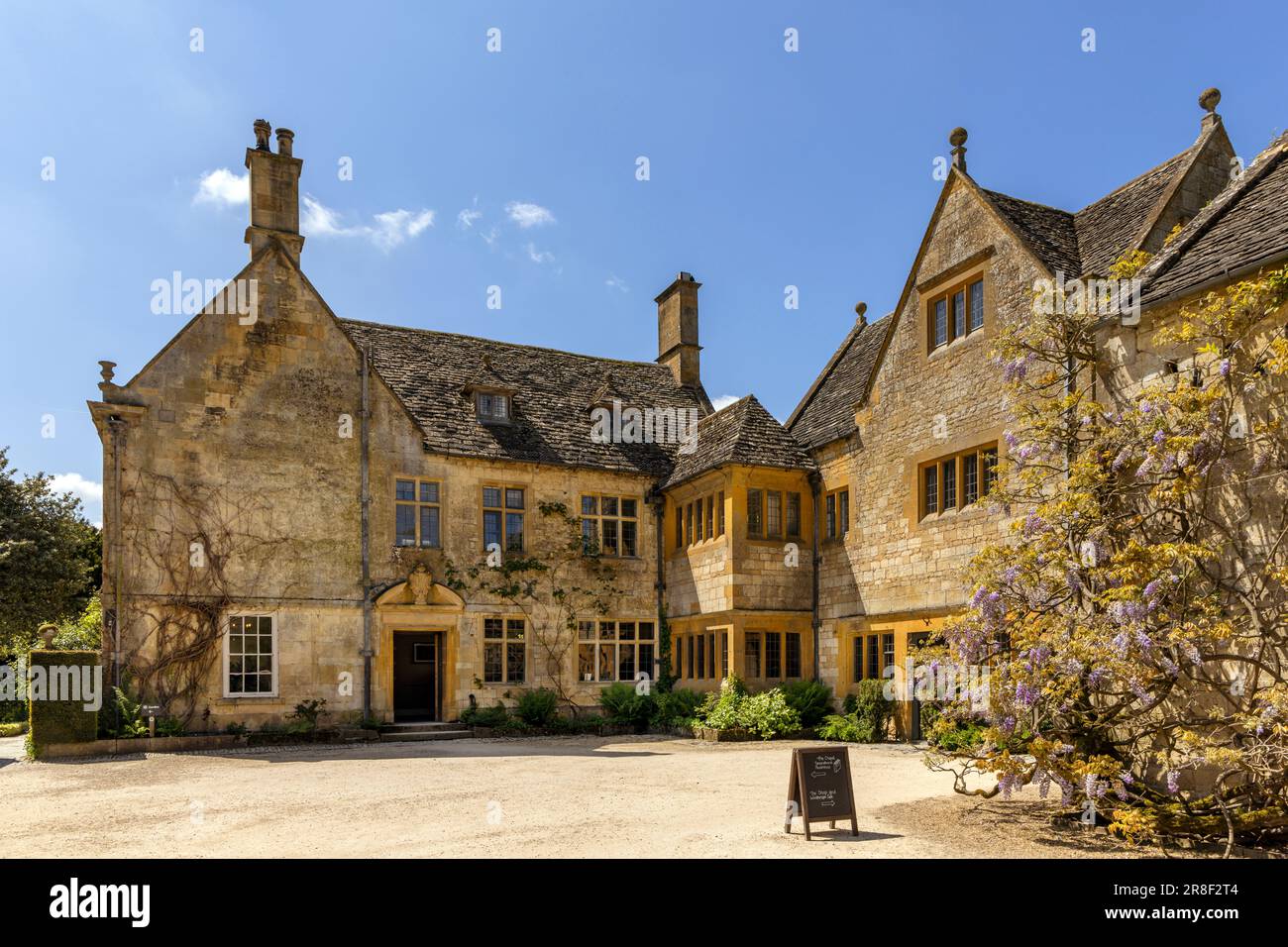 Hidcote Manor Garden in the Cotswolds, Hidcote, Gloucestershire ...