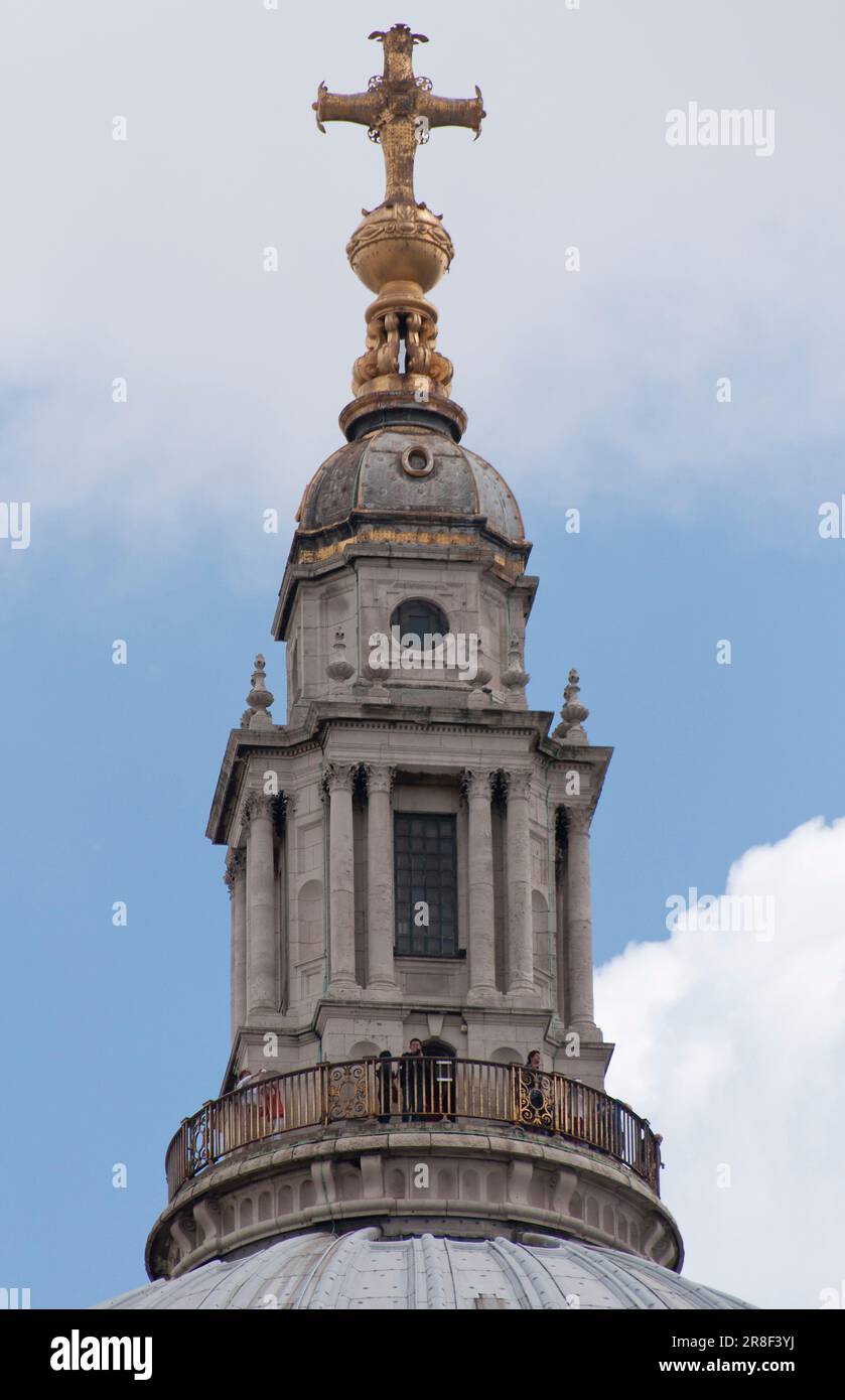 St Paul's cathedral spire Stock Photo - Alamy