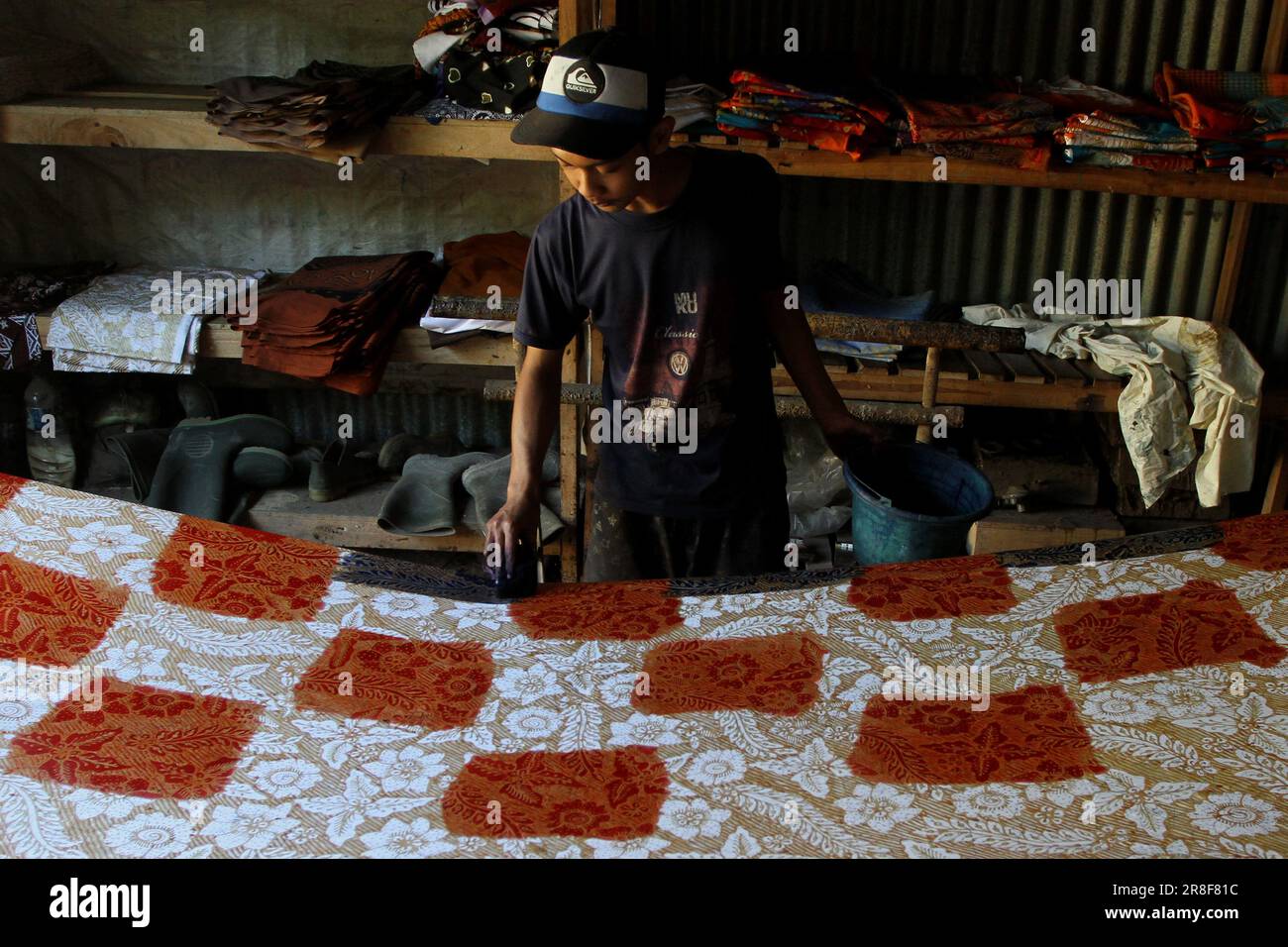 Kulon Progo, Yogyakarta, Indonesia. 21st June, 2023. Craftsmen finish ...