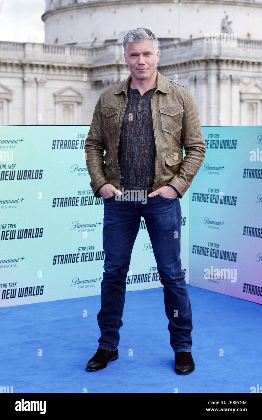 Anson Mount attends the Star Trek: Strange New Worlds photo call at ...