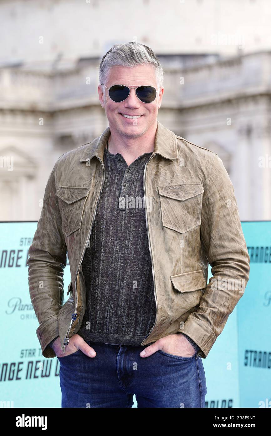 Anson Mount attends the Star Trek: Strange New Worlds photo call at ...