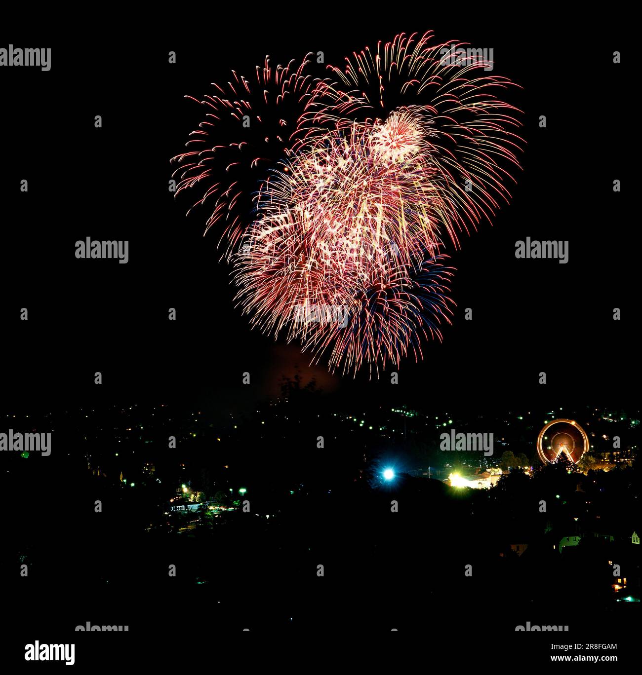 Fireworks in the night sky, night absorption, Fireworks in the night ...