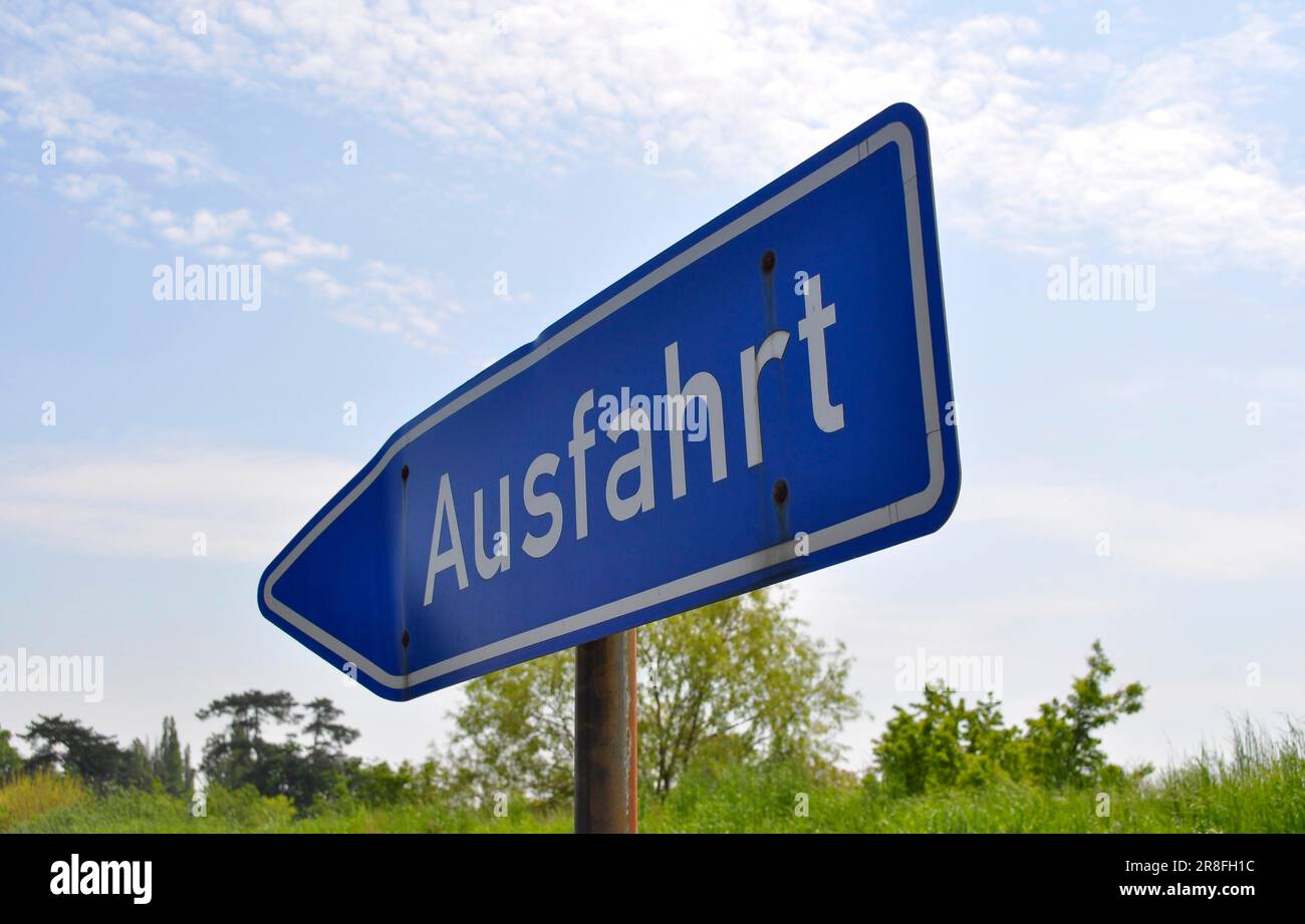 Exit sign highway hi-res stock photography and images - Alamy