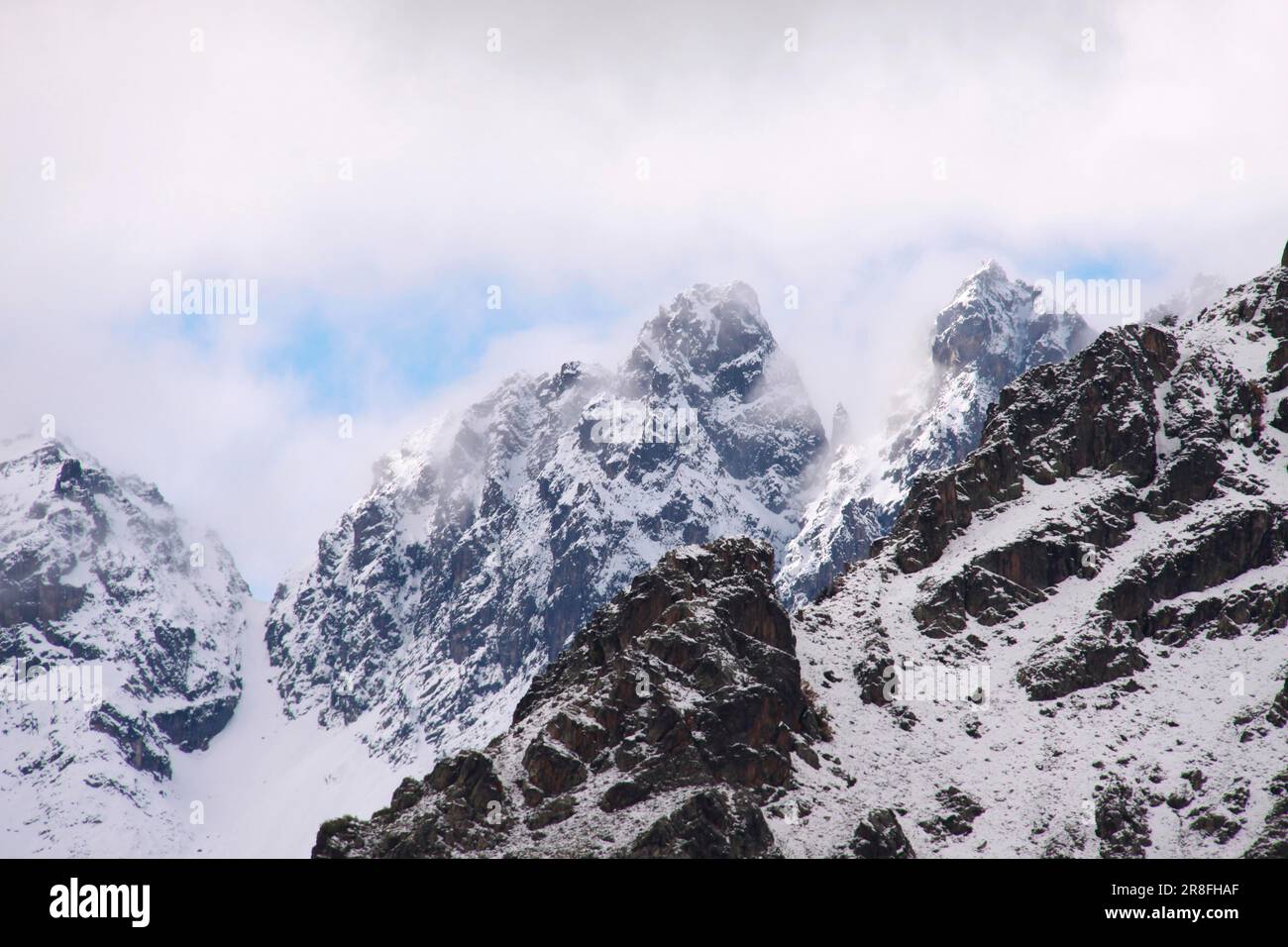 Cloud-covered peaks in the Pontic Mountains Turkey Stock Photo - Alamy