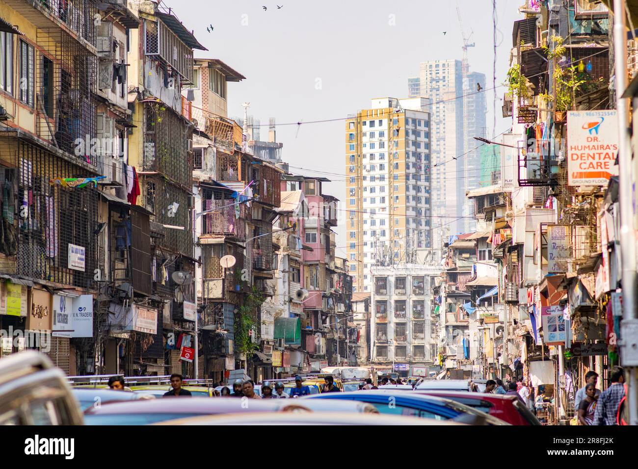 Crowded streets of mumbai Stock Photo - Alamy