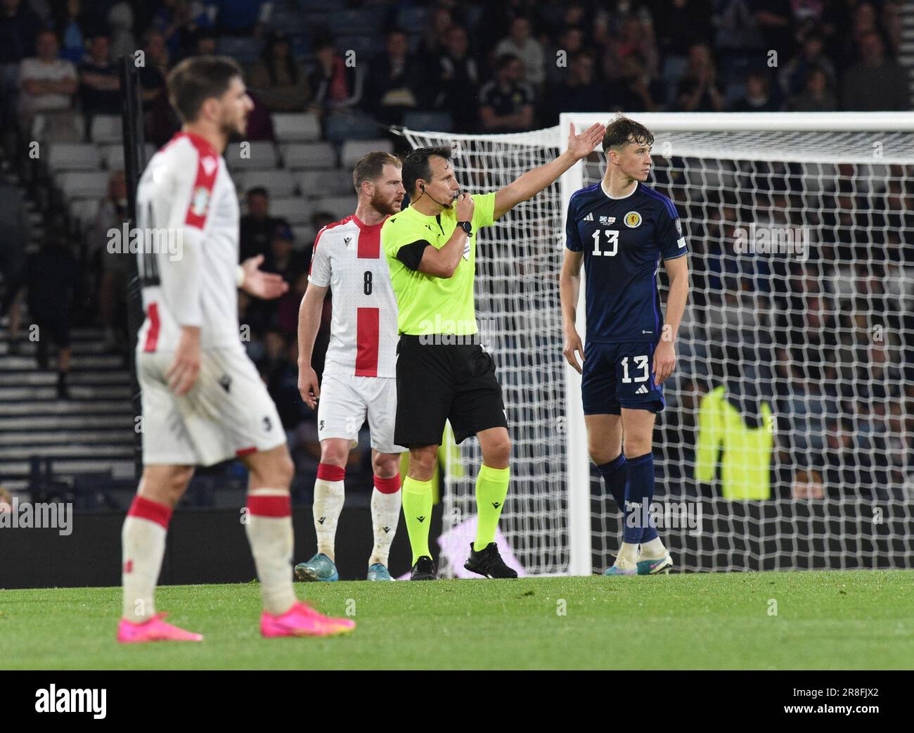 Referee signals for var hi-res stock photography and images - Alamy