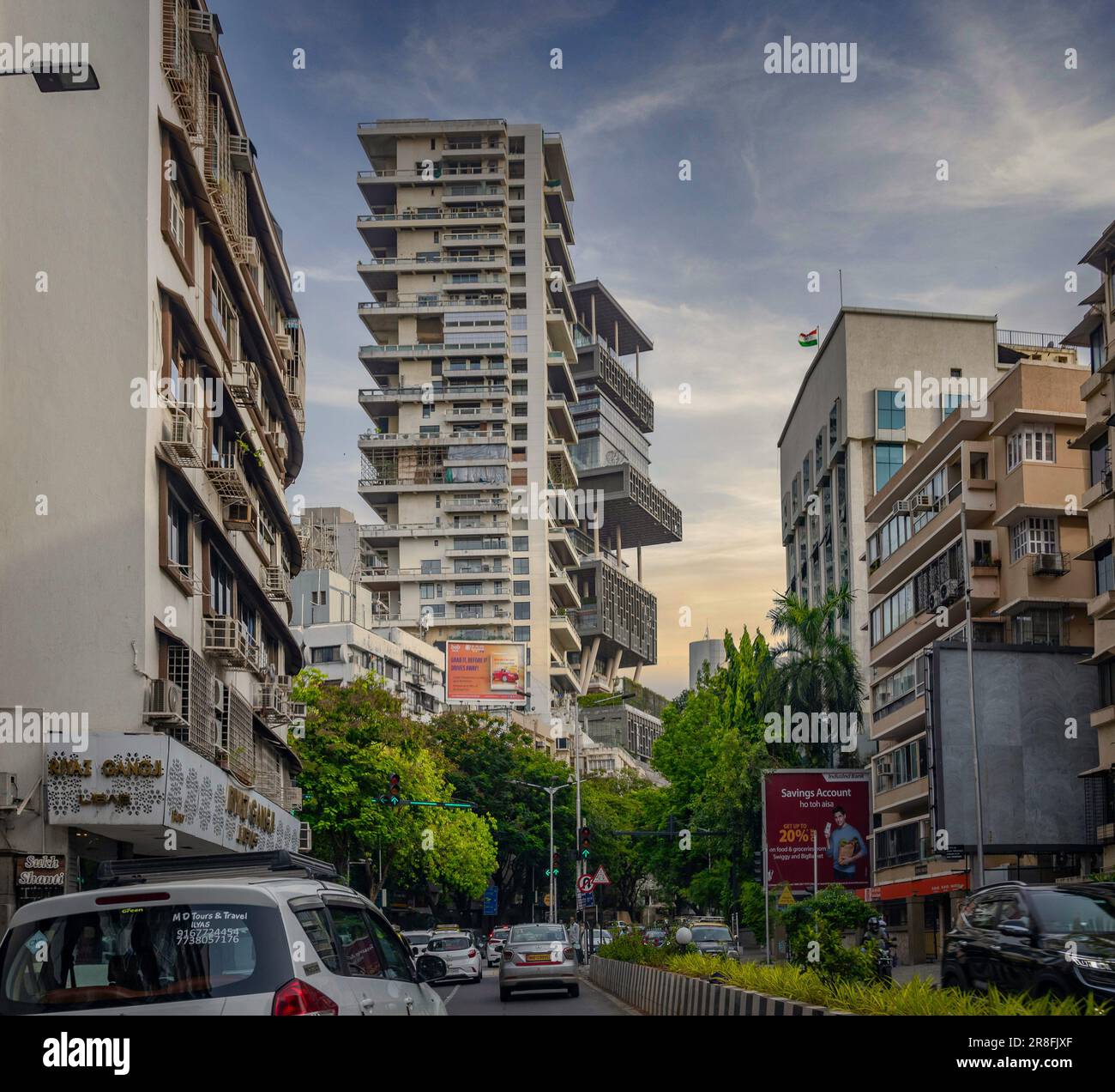Crowded streets of mumbai Stock Photo - Alamy