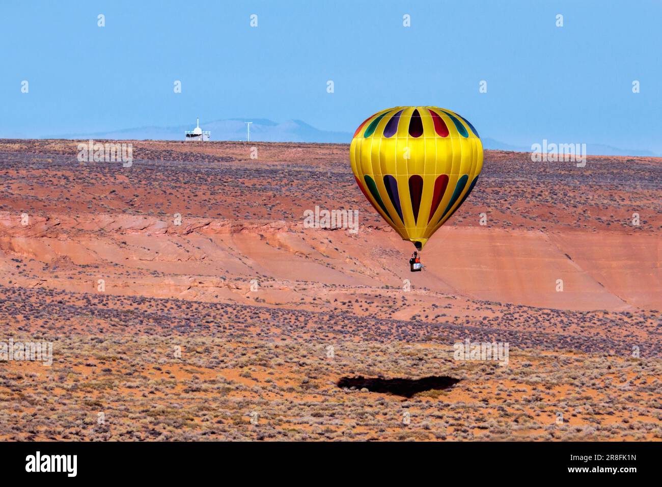 Desert hot air balloon hi-res stock photography and images - Alamy