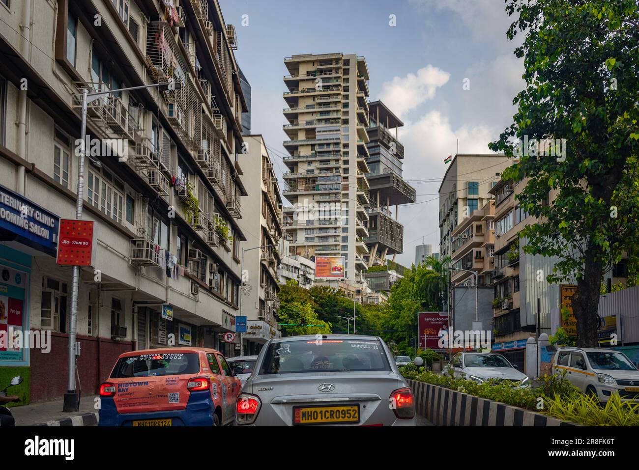 Crowded streets of mumbai Stock Photo - Alamy