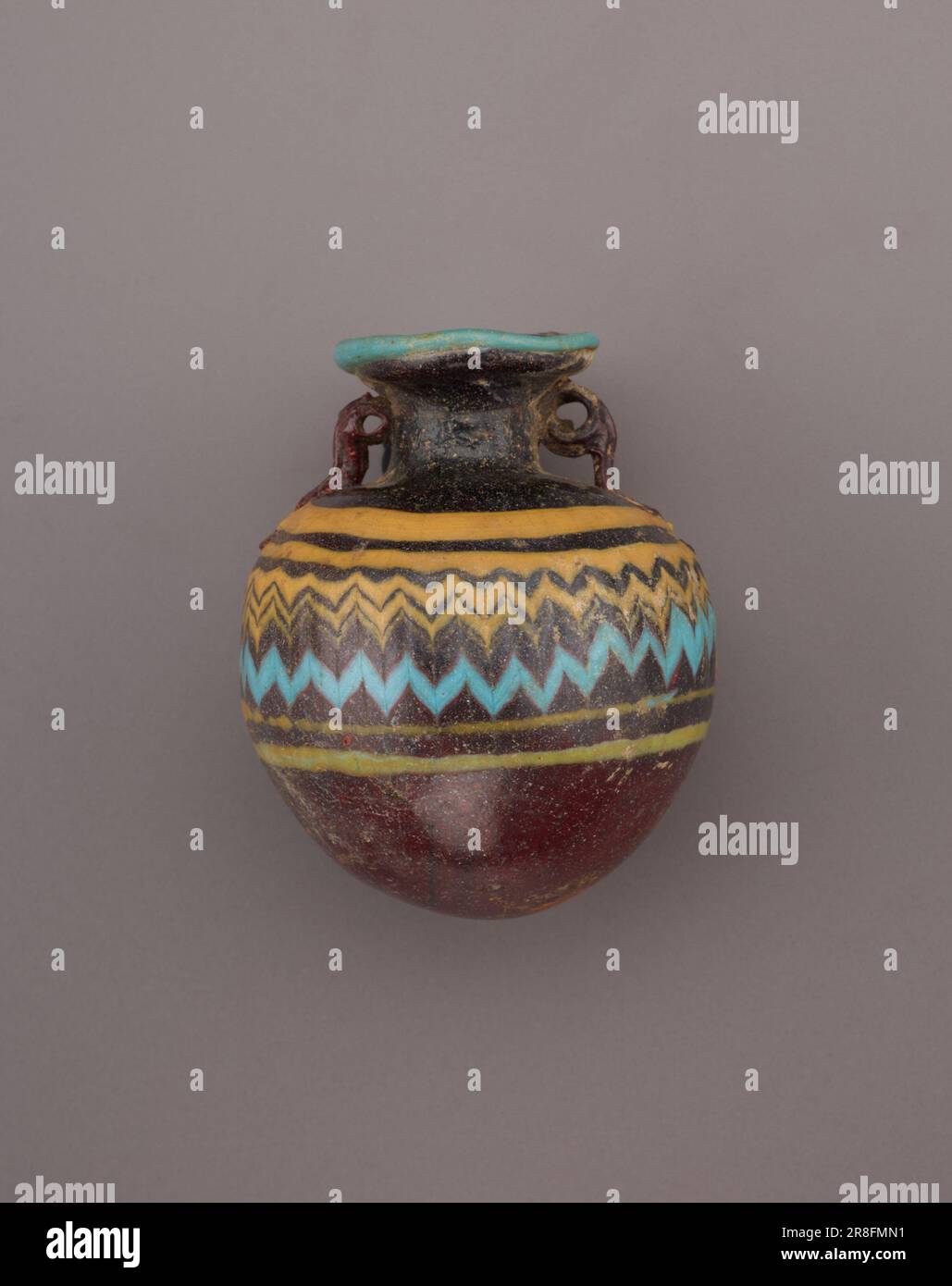 Aryballos hi-res stock photography and images - Alamy